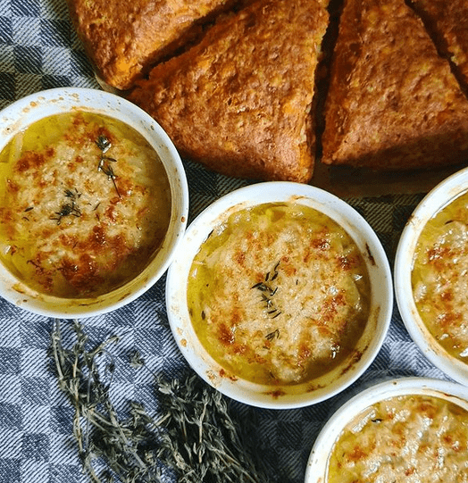 Franču sīpolu zupu Vinetas gaumē | Gatavo.com